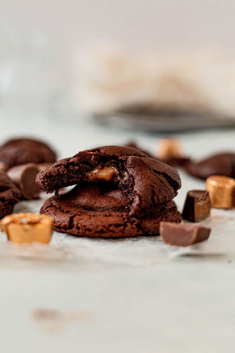 Easy Rolo Stuffed Chocolate Cookies