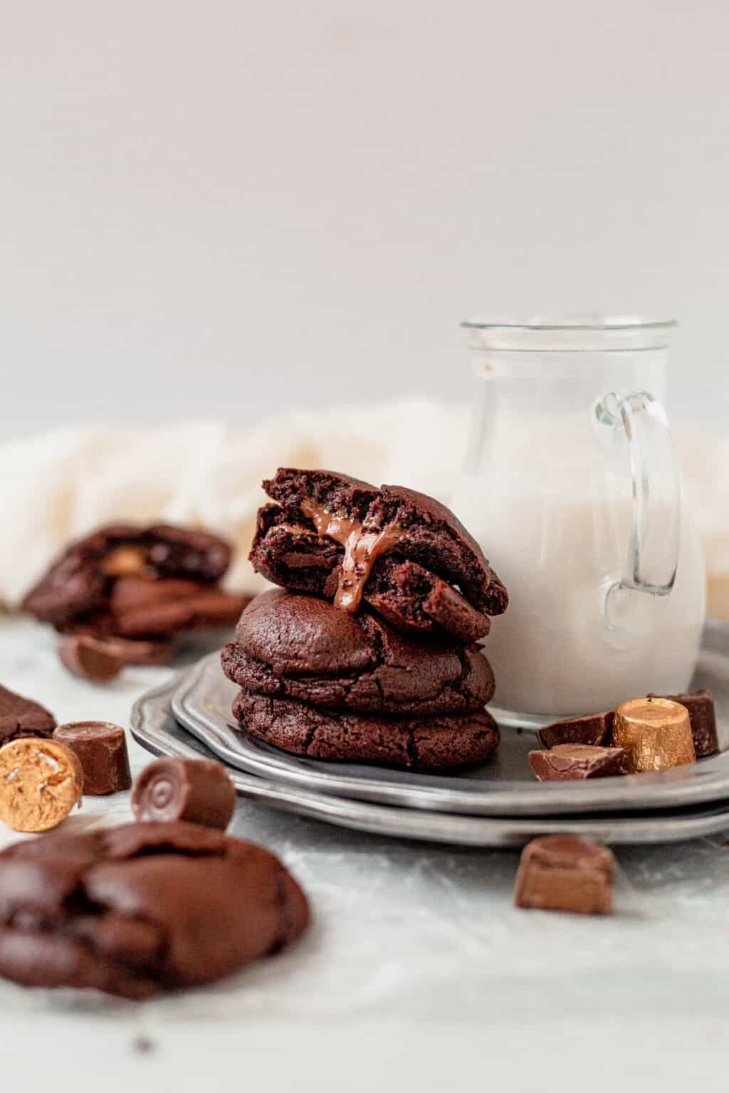 Easy Rolo Stuffed Chocolate Cookies