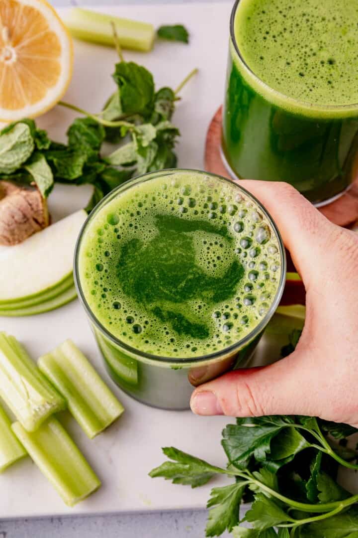 The Best Green Juice Recipe (Easy and Healthy!)