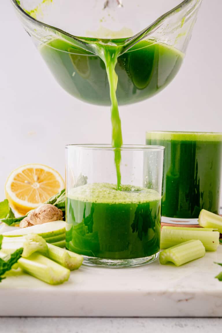 The Best Green Juice Recipe (Easy and Healthy!)
