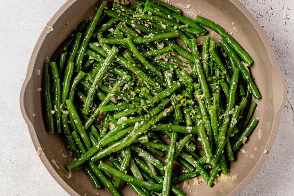 French Green Beans (Haricot Verts) with Garlic and Shallots