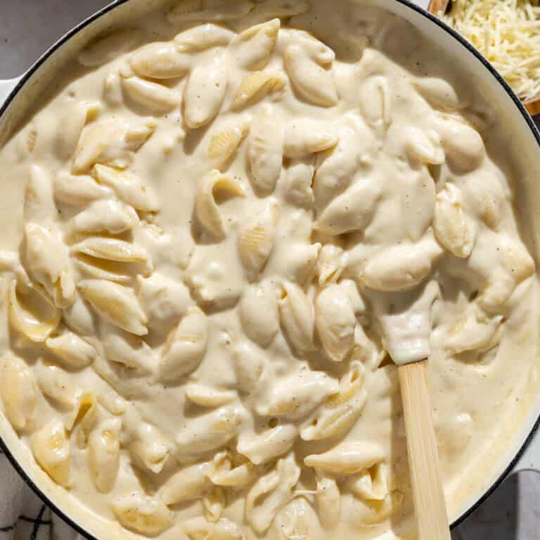 Best Creamy Baked White Cheddar Mac and Cheese Recipe