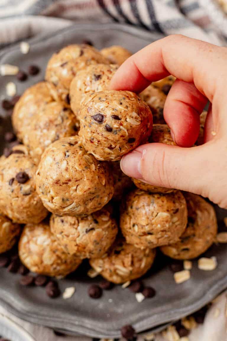 Oatmeal Peanut Butter Protein Balls (Easy, No-Bake Recipe!)