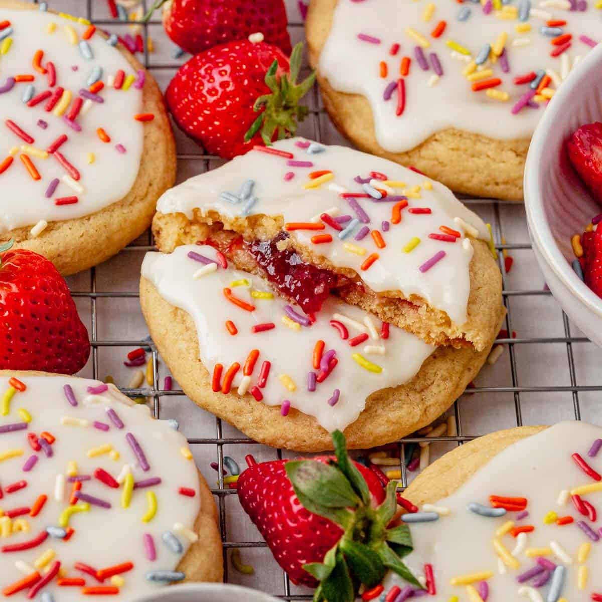 Strawberry Pop Tart Cookies | What Molly Made